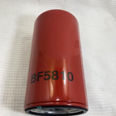 Cina BF5810 23518482 Parti di escavatore Filtro del carburante con dimensioni standard e carta filtrabile in ferro in vendita