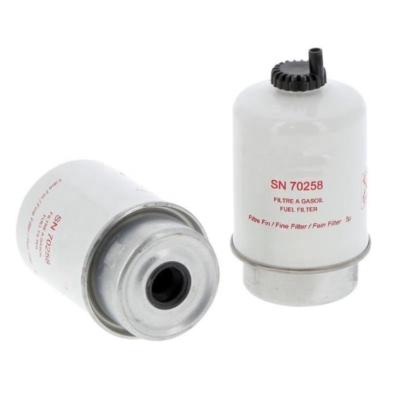 Cina 2339856 P551432 RE533026 36944 05821377 Filtro del carburante per macchine agricole in vendita
