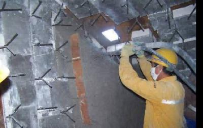 China Medium Temperature Refractory Paint Wet Spray Refractory Coating Erosion Resistance for sale