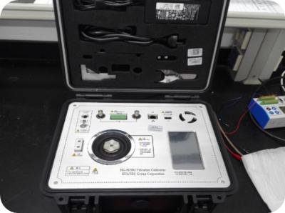 10 Hz a 4000 Hz Laboratorio in loco Calibratore di vibrazione portatile