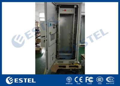 China 19" armário exterior dobro das telecomunicações da isolação térmica da parede da cremalheira com condicionador de ar à venda