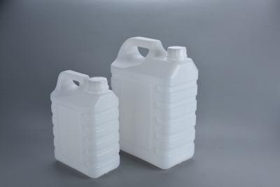 中国 6L パーソナライズされたプラスチックジェリー缶 注文またはプロセスオプション 販売のため