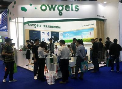 中国 噴霧器8.26KGが付いている医学の携帯用酸素のコンセントレイター 販売のため