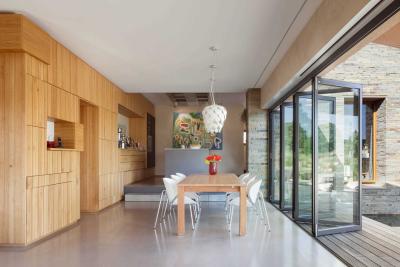 China Heavy Duty Exterior Aluminum Folding Door With Thermal Break Profile for sale