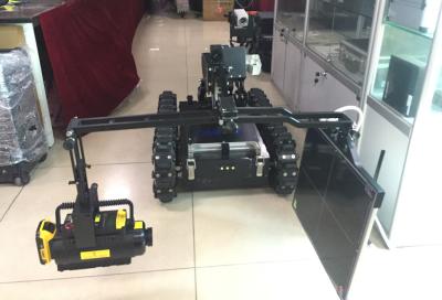 Cina Dispositivo mobile del robot di Eod della lega di alluminio del grado degli aerei con le armi ed il sistema di controllo allungati in vendita