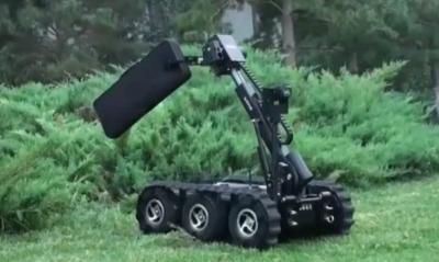 Cina Dispositivo mobile del robot di Eod della lega di alluminio del grado degli aerei con le armi ed il sistema di controllo allungati in vendita
