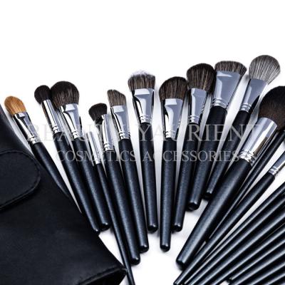 Cina Il FSC ha personalizzato l'insieme di spazzole cosmetico professionale di trucco del nero del set di pennelli del puntale in vendita