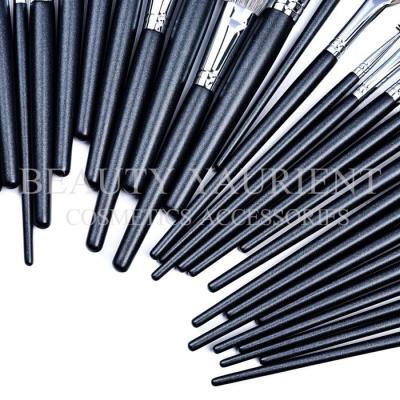 Cina Il FSC ha personalizzato l'insieme di spazzole cosmetico professionale di trucco del nero del set di pennelli del puntale in vendita