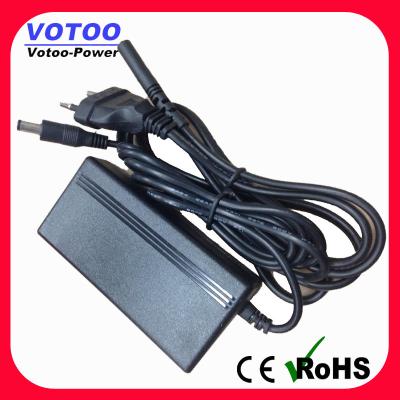 Chine C.A. 240V de 2.1mm à C.C 12V 2A commutant la LED actionnent l'adaptateur pour la télévision en circuit fermé, 50/60Hz à vendre