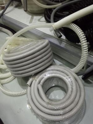 中国 灰色の適用範囲が広いポリ塩化ビニールは管、Telcomケーブルのためのポリ塩化ビニールによってを補強された管補強しました 販売のため