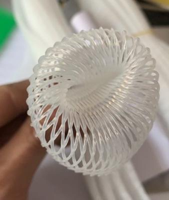 Cina Polietilene molle della buona di elasticità manica protettiva di plastica del reticolato per le parti di metallo in vendita