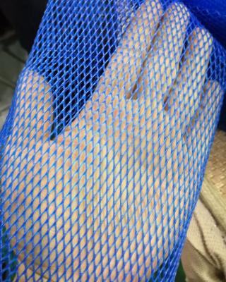 China De uitgedreven Plastic Buis die van de Netwerkkoker 0.75mm Dikte voor Metaaldelen oplevert Te koop