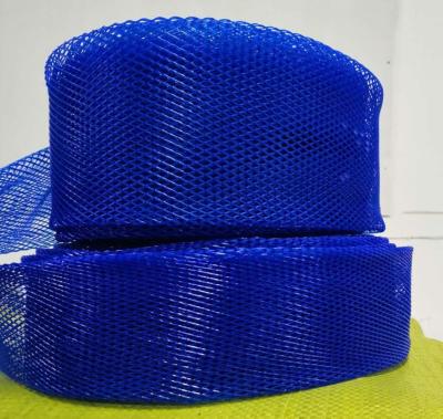 China Sleeving 130MM Breite PET schützende Masche, blaue PET Filetarbeit für Metallschutz zu verkaufen