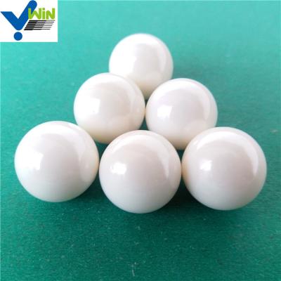 China Different size white zirconia ceramic grinding ball used on mill machine for sale