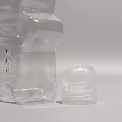 Cina 500 ml di bottiglie d'acqua in PET trasparente e riutilizzabile con tappi in alluminio / plastica in vendita