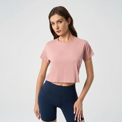 China Pink Women Activewear Tops Cropped Quick Dry Short Sleeve Breathable Lightweight for sale