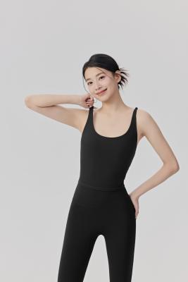 China Premium Seamless Yoga Leggings for Women High Waist Stretch Workout Pants in Black for Gym and Fitness for sale