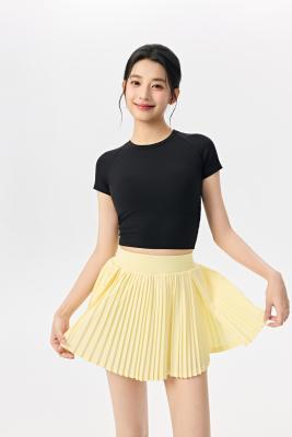China Black Short Sleeve Cropped Workout Top for Women, Breathable and Stretchy Athletic T-Shirt for Yoga and Fitness for sale