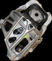 China PAB19937110 Engine Parts Engine Mount for sale