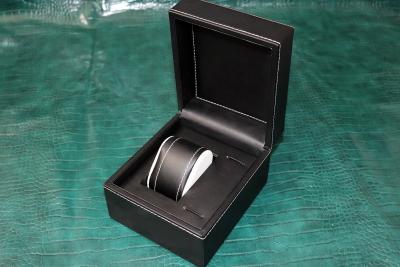 China PU Leather Watch Packaging Box Customized for Global Transport and Luxury Presentation for sale