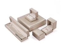 China Customized Luxury PU Two Ring Box for sale