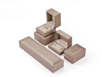 China Customized Luxury PU Two Ring Box for sale