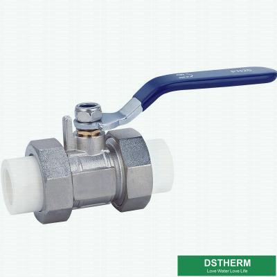 Cina Valvola dell'acqua di qualità del doppio del sindacato di Ppr forte peso più pesante d'ottone maschio della valvola a sfera in vendita