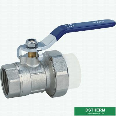 Cina Valvola dell'acqua di qualità del doppio del sindacato di Ppr forte peso più pesante d'ottone maschio della valvola a sfera in vendita