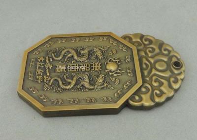 Cina I distintivi di Pin del club dell'oro 3D dell'oggetto d'antiquariato del peltro dei distintivi del ricordo della pressofusione promozionali in vendita