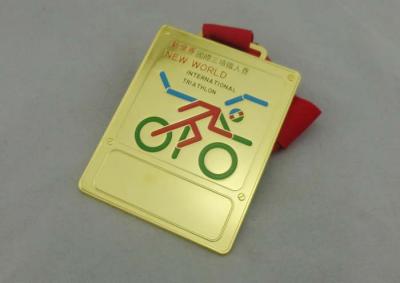 China Galjanoplastia de cobre amarillo modificada para requisitos particulares de las medallas de la cinta del cuello para los niños en venta