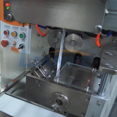 China HUISDIEREN3.5kw Elektrische Sachet het Vullen Machine voor Shampooverpakking Te koop