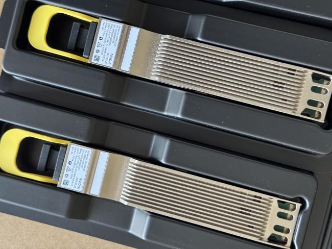 NVIDIA MMS4X00-NS Twin-port OSFP transceiver side view