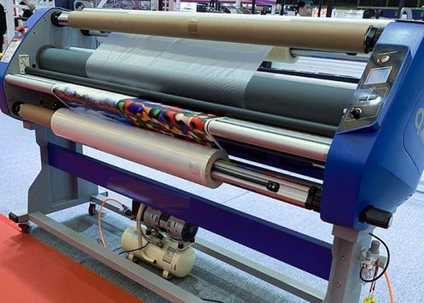 Quality Digital Control Panel Hot Lamination Machine Durable Wide Format Laminators for sale