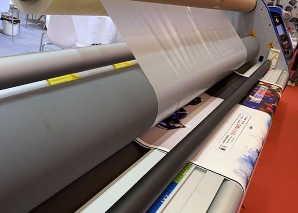 Quality User Friendly Hot Roll Lamination Machine Top Heated Commercial Lamination for sale
