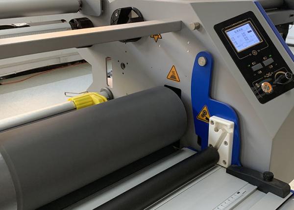 Quality 64 Inches Hot Roll Laminator Adjustable Temperature Heat Assist Laminator for sale