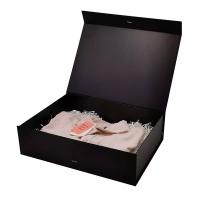 China Deboss Clothes Packaging Box Biodegradable Black Magnetic Gift Box SGS for sale