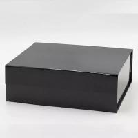 China Deboss Clothes Packaging Box Biodegradable Black Magnetic Gift Box SGS for sale