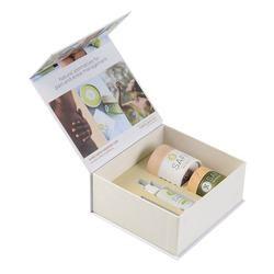 Cina Contenitore di regalo magnetico pieghevole d'imballaggio cosmetico della scatola del quadrato di Elegent in vendita