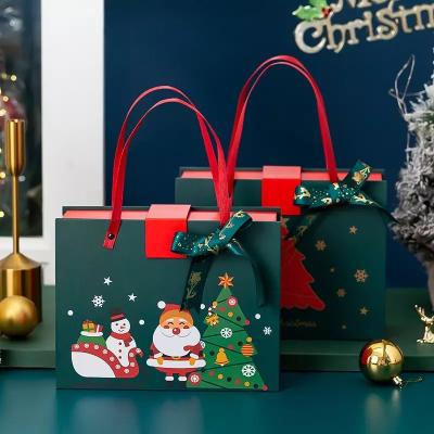 Cina L'iso dei contenitori di regalo del cartone di Natale di PMS la scatola di Natale ondulata di carta patinata in vendita