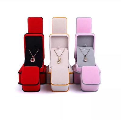 Cina Contenitore di gioielli del velluto dell'OEM Ring Necklace Packaging Box Pink ISO9001 in vendita