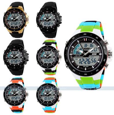 Cina Orologio multifunzionale di sport bollato orologio unisex della cinghia variopinta di logo in vendita