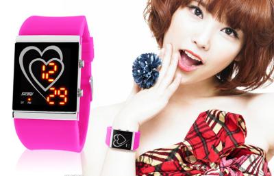 Cina Orologio del Doppio Cuore LED Digital in vendita