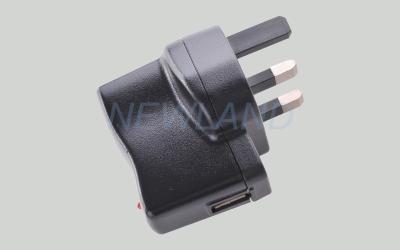 Cina caricatore BRITANNICO classico dell'adattatore di viaggio del telefono cellulare di 5V 1A con 100 - input 240V in vendita