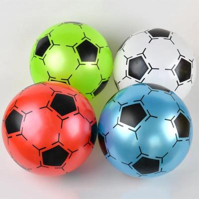 Cina Customized Children Inflatable PVC Soccer Ball Toy Football Shape Bouncing Gift in vendita