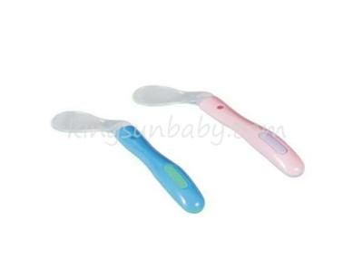 China BPA Free Silicone Feeding Spoon For Kids Curved Shape Eco-Friendly for sale