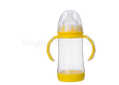 China Anti-Colic PP Milk Infant Feeding Bottle with Lovely Handle and Base Wide Neck for sale
