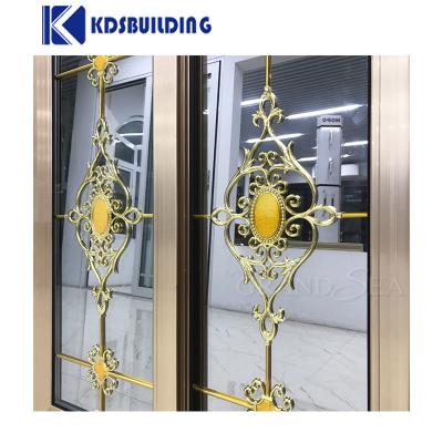 China Champagnerfarbene Aluminium-Schiebefenster Doppelschalldichtes Glas mit Grill zu verkaufen