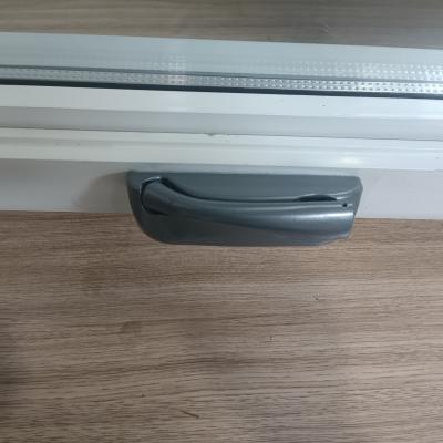 Китай Двухслойное ручное крыло с открывающимся катушным окном UPVC американское ручное наружное окно с экраном продается