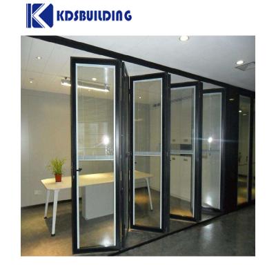 Cina KDSBalcone di costruzione Aluminio orizzontale scorrevole porte in vetro pieghevole con vetro grigio di tinta nera in vendita