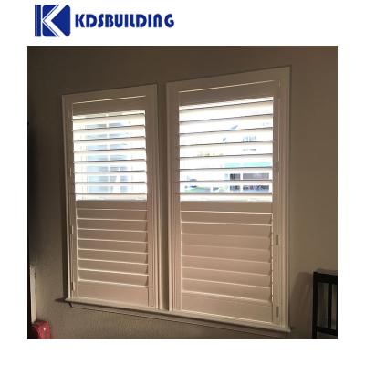 China Horizontale Weiß-PVC-Plantagenläden Villa Klappfenster Louvres zu verkaufen